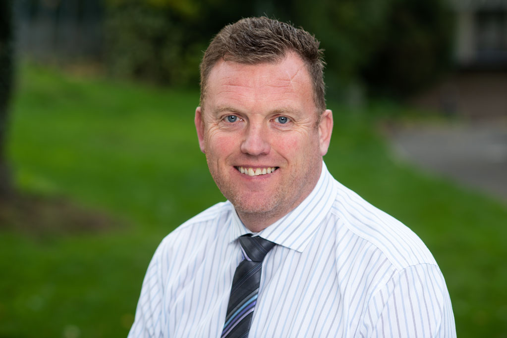 Jason Hogg | Department of Biology